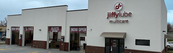 Quick Oil Change at 1365 State Route 125 in Amelia, OH | Jiffy Lube