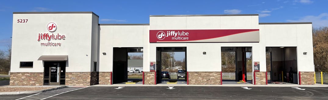 Quick Oil Change at 5237 W Taft Road in Syracuse, NY | Jiffy Lube